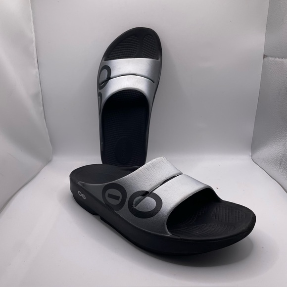 OOFOS | Shoes | Oofos Ooahh Recovery Slide Womens Size 8 Black Silver ...